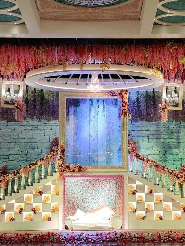 Devam Hotel - Top Luxury Banquet Hall in Azamgarh.